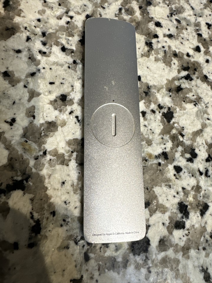 Apple TV (2nd Generation) Smart Media Streaming Player Model A1378 with ...