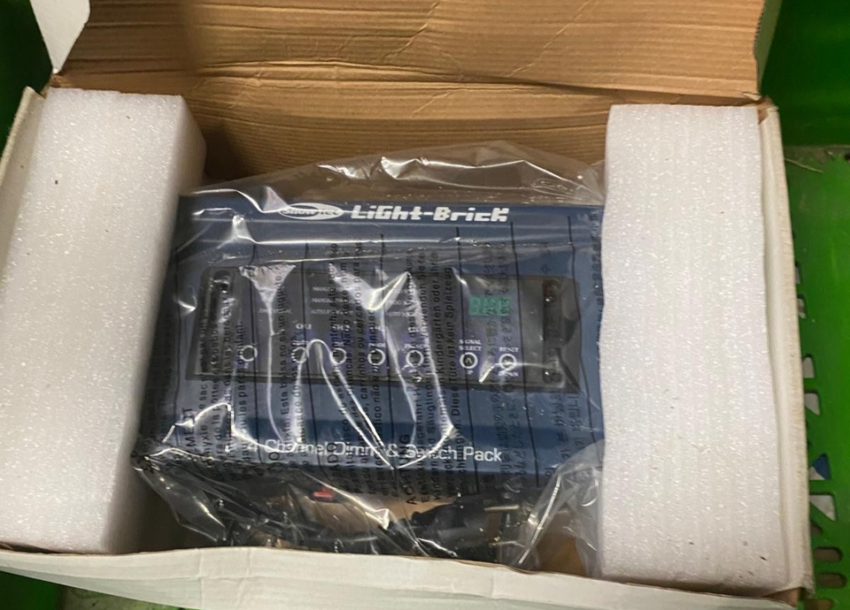 Showtec Light-Brick 4 Channel DMX Dimmer & Switch Pack – 16A | Stage ...