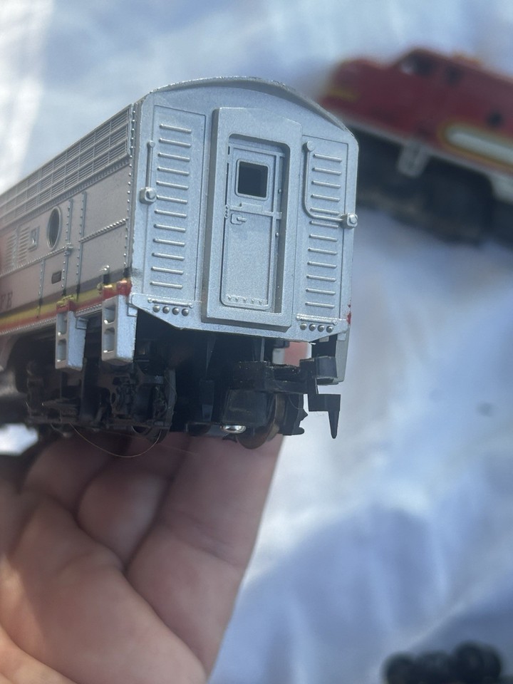 HO Train Parts Lot Engines And Cars | eBay