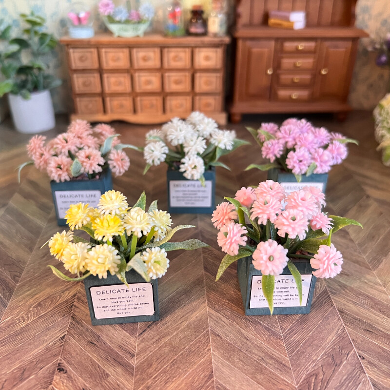 Scale Dollhouse Miniature Flowers