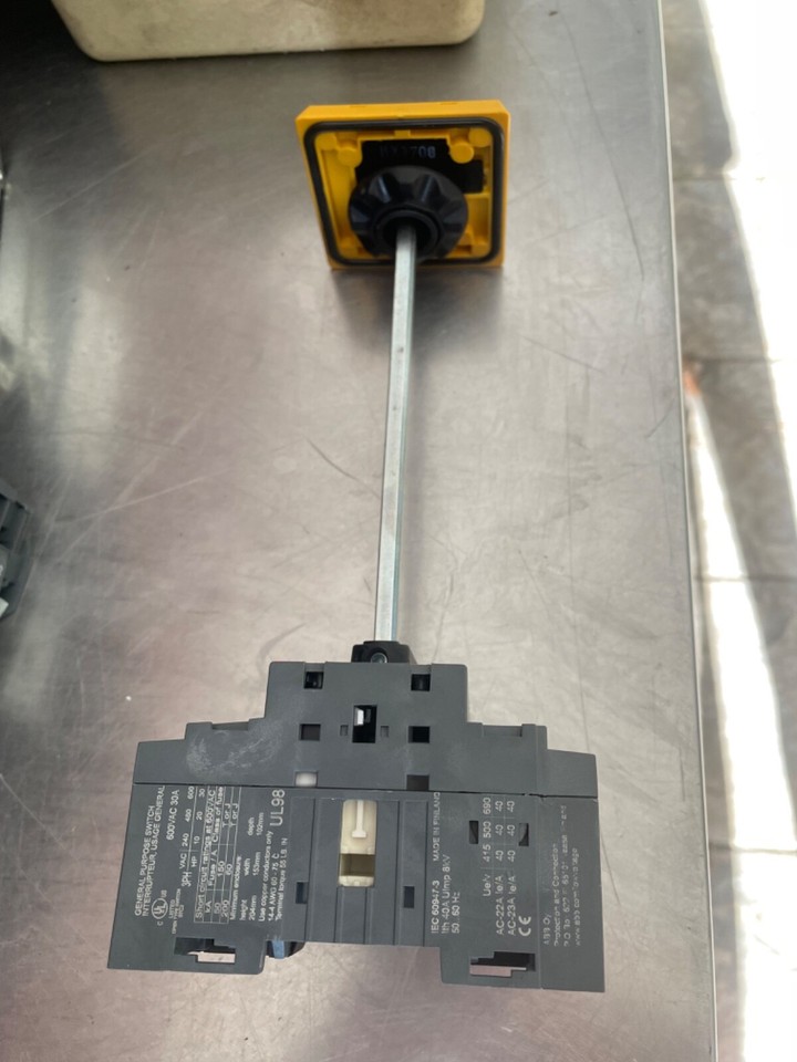 ABB OT30F3 FRONT-OPERATED SWITCH DISCONNECTOR w/ SHAFT & KNOB | eBay