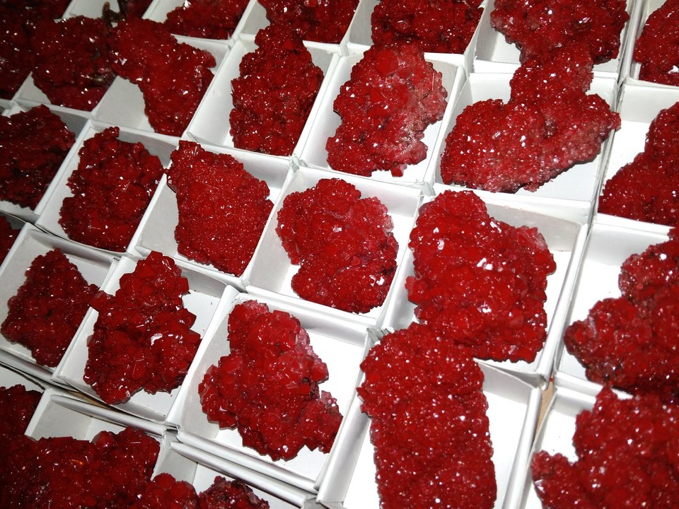 Alunite red crystal on matrix from Poland specimen 48pcs flat | eBay