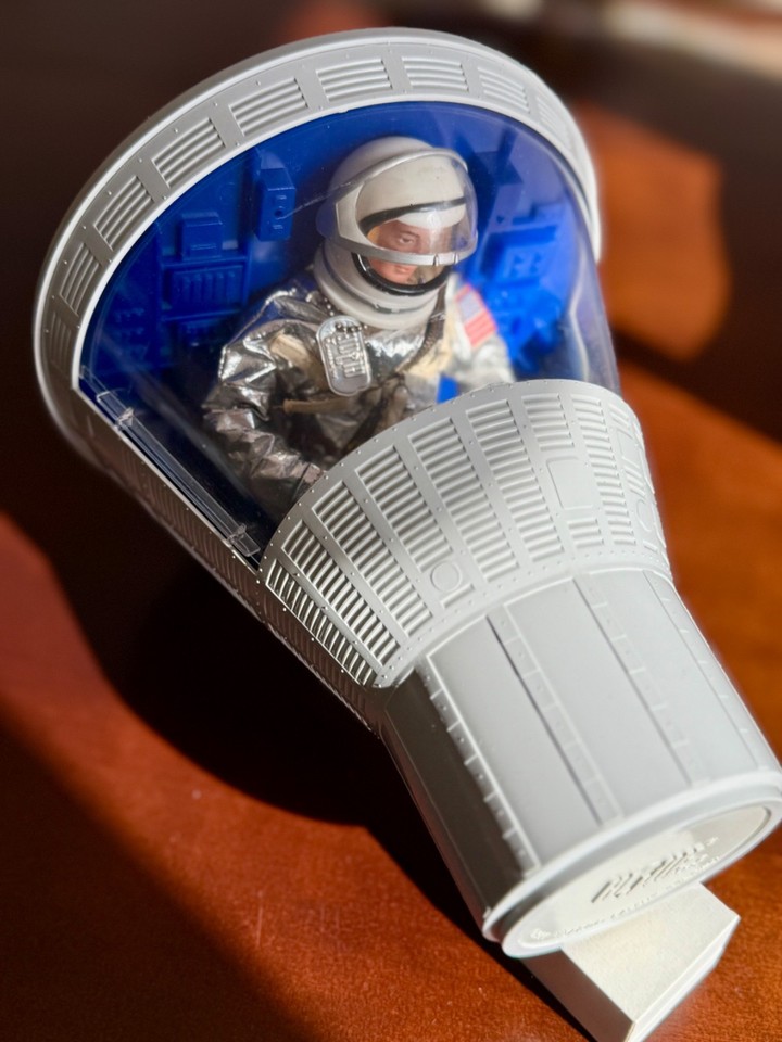 GI Joe Space Capsule, Astronaut Space Suit, ORIGINAL GI Joe soldier ...
