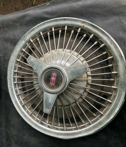3 blade Oldsmobile wire wheel hub cap | eBay