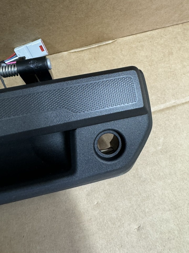 2020-2023 GM Pickup Tailgate Latch Handle with Camera | 84762645 ...