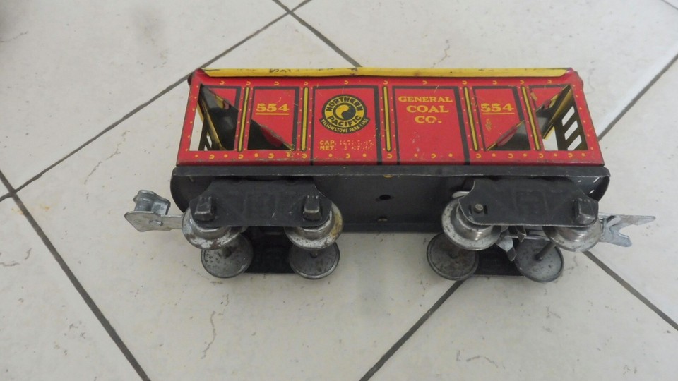 1938 Marx "O" eight wheel 6" Hopper car #554. Northern Pacific-General ...