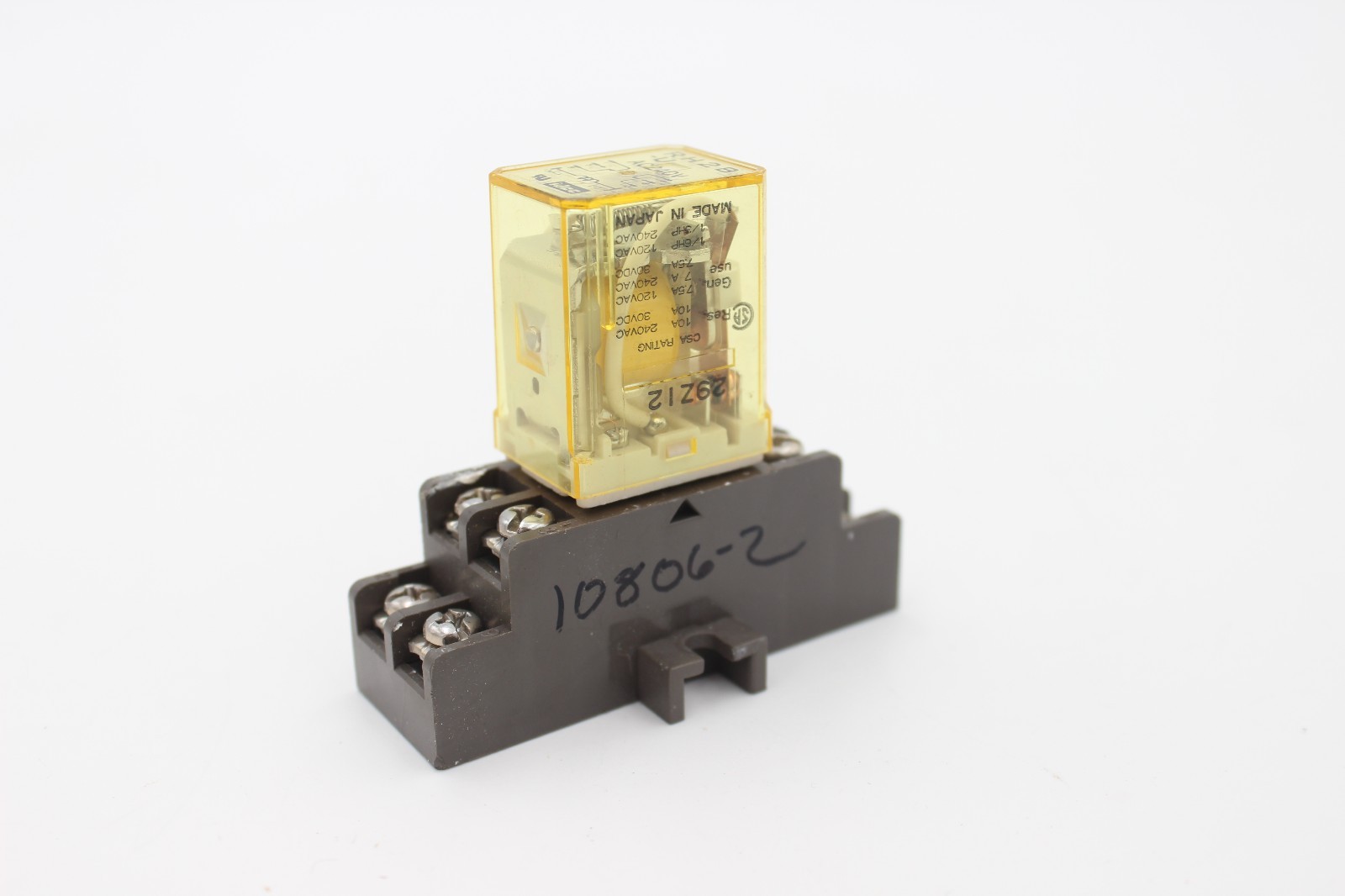 IDEC RH2B-U Relay DC24V w/IDEC SH2B-05C Relay Socket, 10A, 300V (CS02.1) | eBay