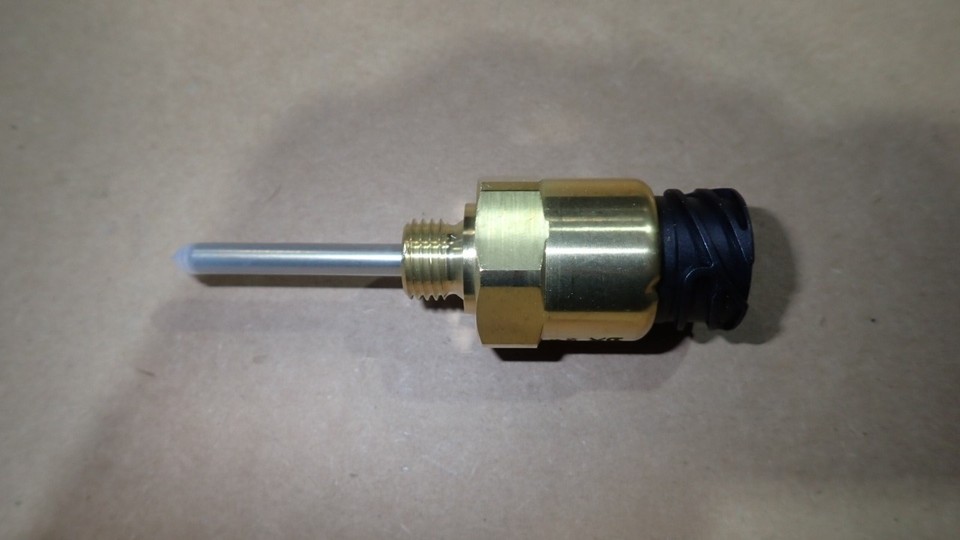 Deutz TD/TCD 2012 L04/L06 Diesel Engine Coolant Level Sensor 04218081 ...