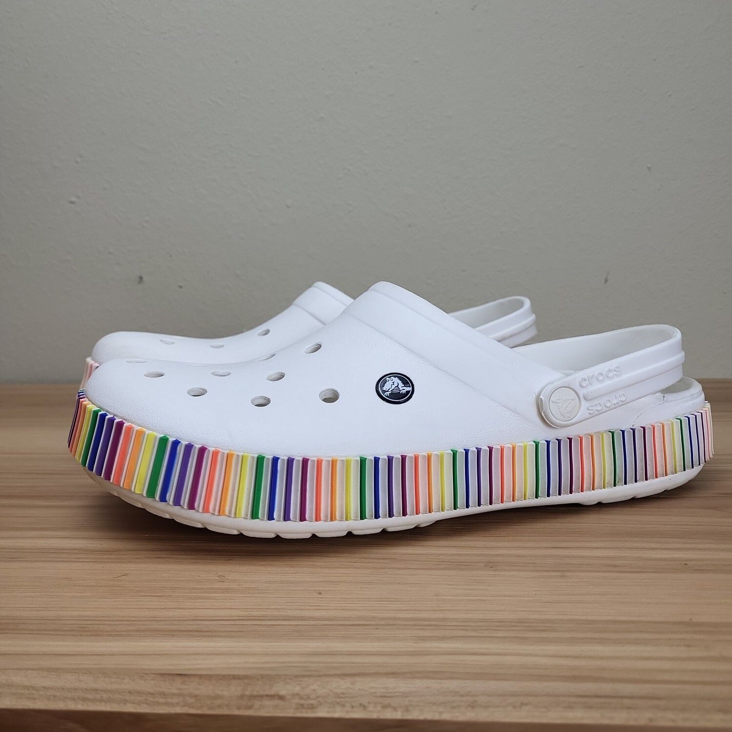 Crocs Mens White Rainbow Pride Round Toe Comfort Sli… - Gem