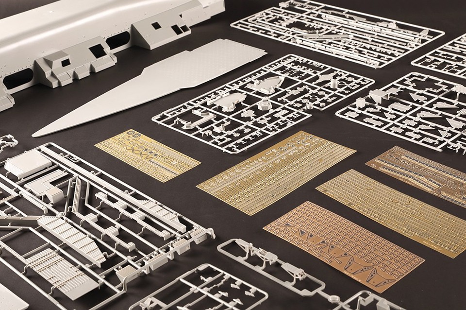 Trumpeter 05638 USS GERALD R.FORD CVN-78 1:350 Model Kit | eBay