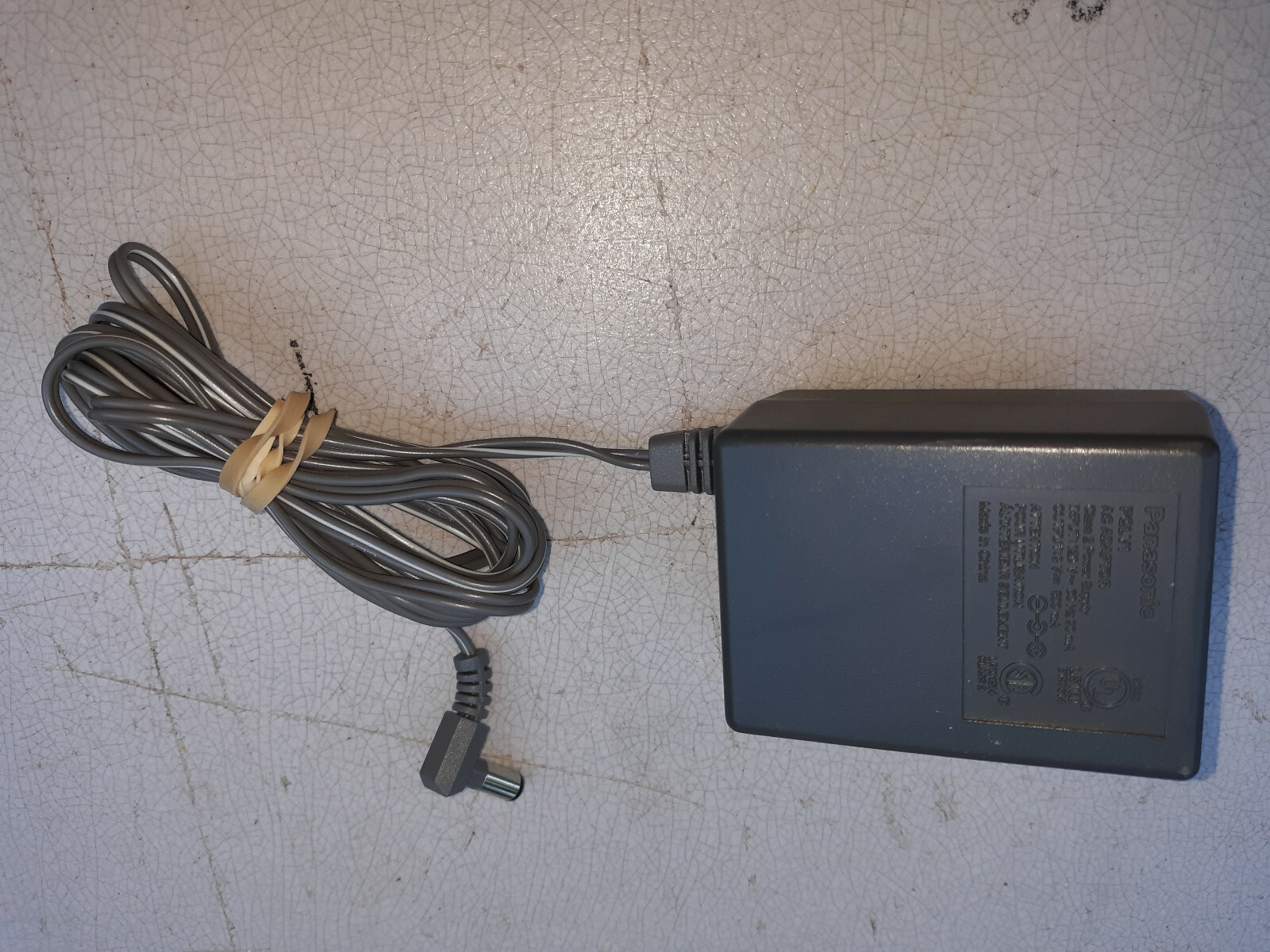 20QQ32 PANASONIC POWER SUPPLY PQLV1: NEG CENTER, 5.5MM PLUG, 120VAC ...