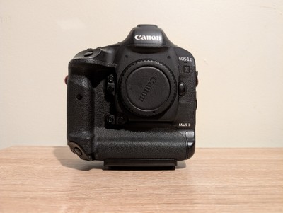 Canon EOS 1DX Mark II 20.2 Digital SLR Camera + 2 batteries | eBay