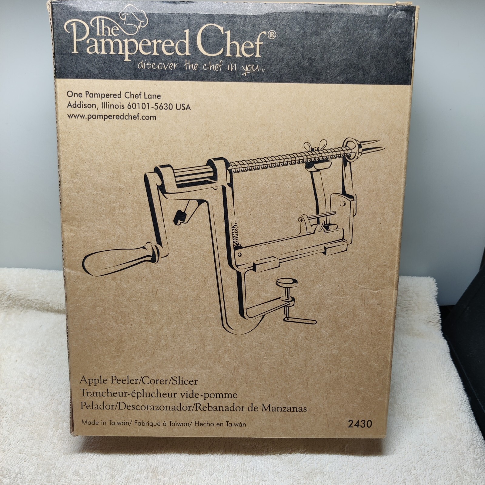 Pampered Chef 2430 Apple Peeler Corer Slicer & 2435 Wooden Stand New ...
