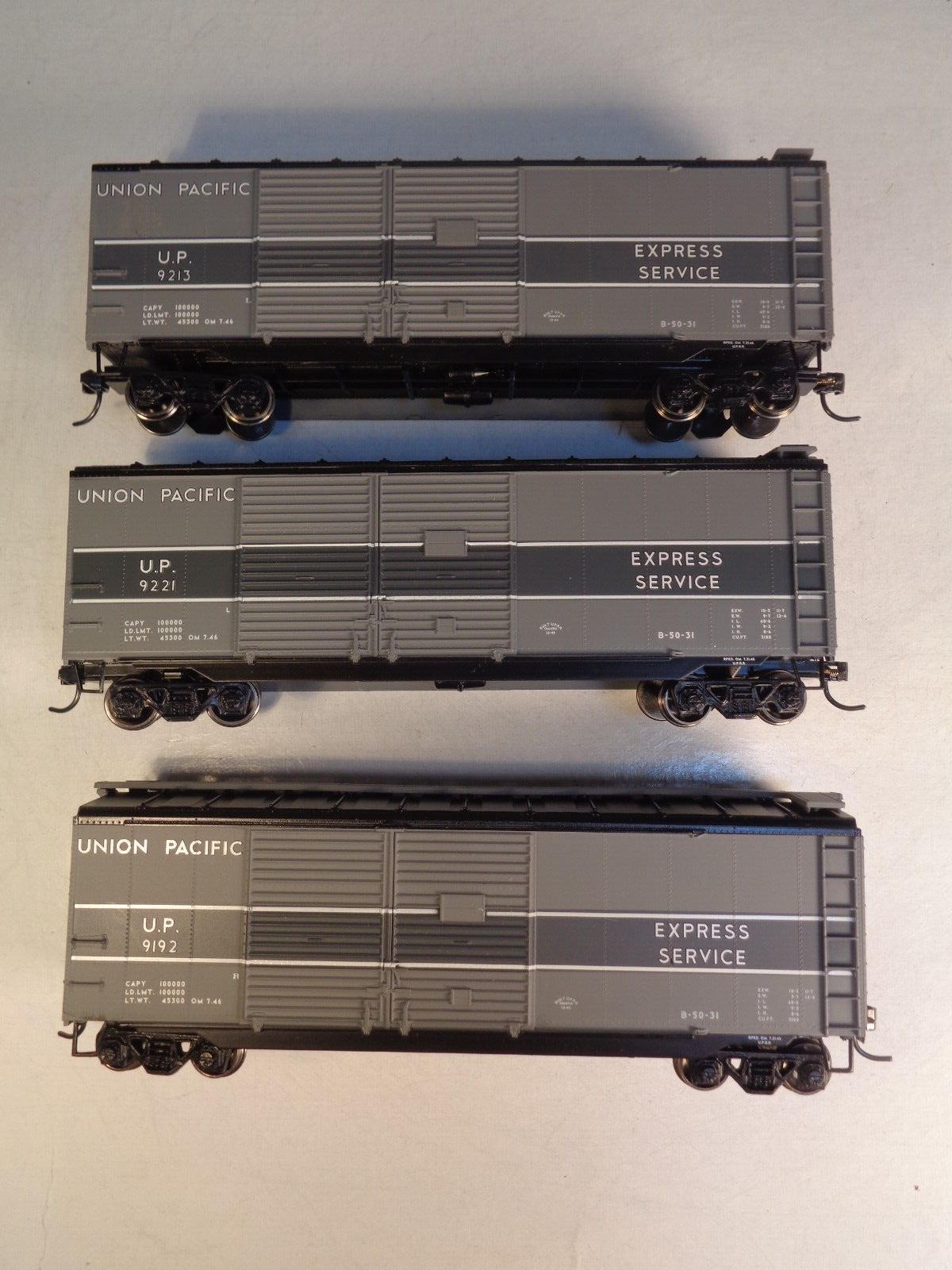 HO Scale Lot of 3 40' Union Pacific Express Service Box Cars | eBay