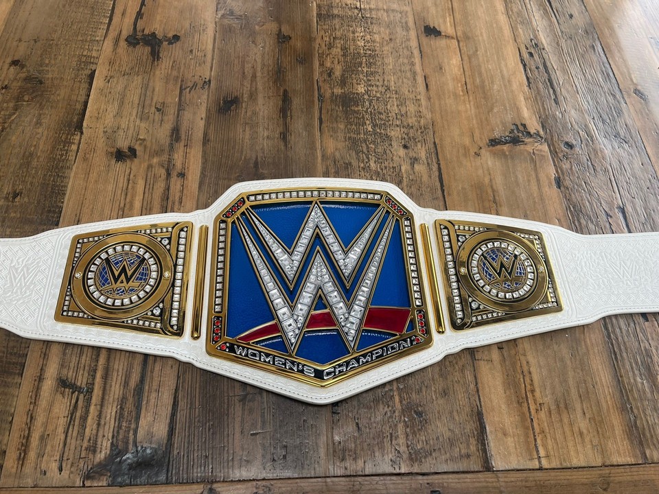 WWE Women Replica Smackdown Championship Title Belt WWE SHOP Adult ...