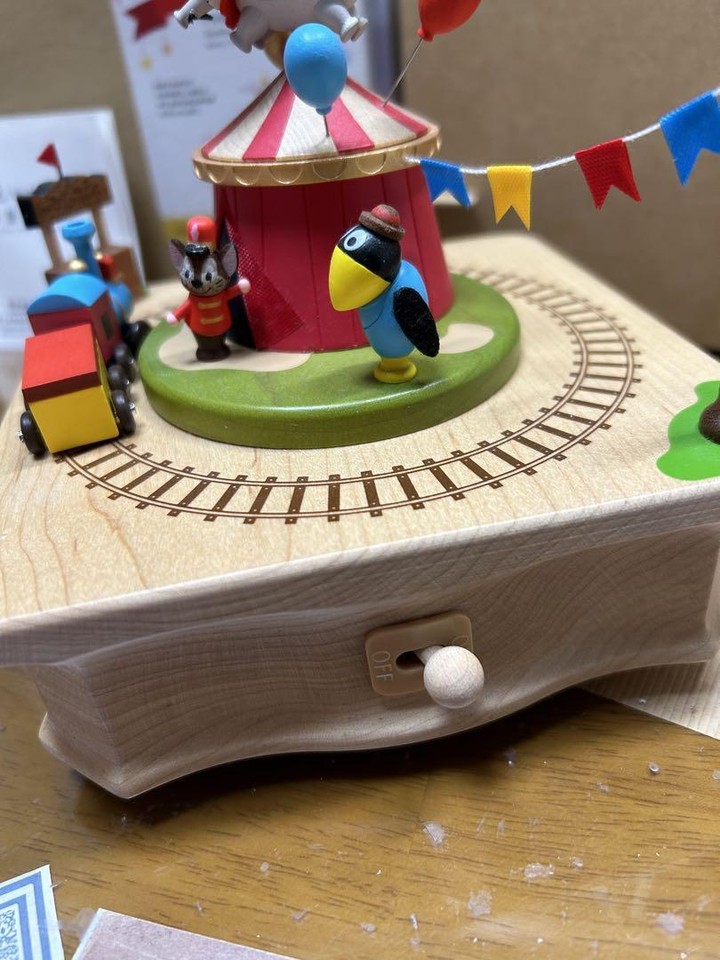 Disney Dumbo Music Box | eBay