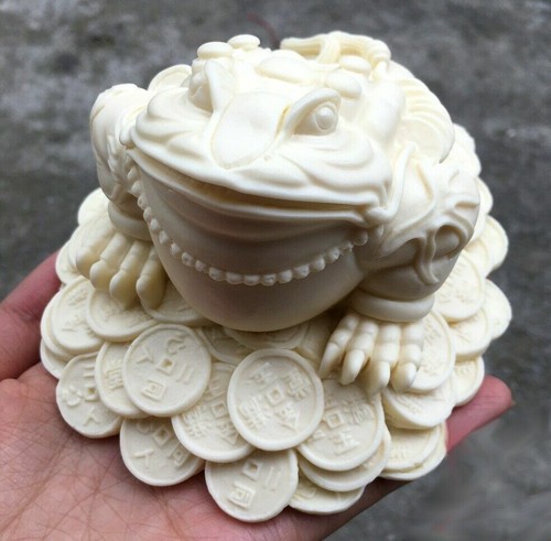 Chinese Tagua Nut Money Frog Statue Feng Shui 3 Legged Toad Coins ...