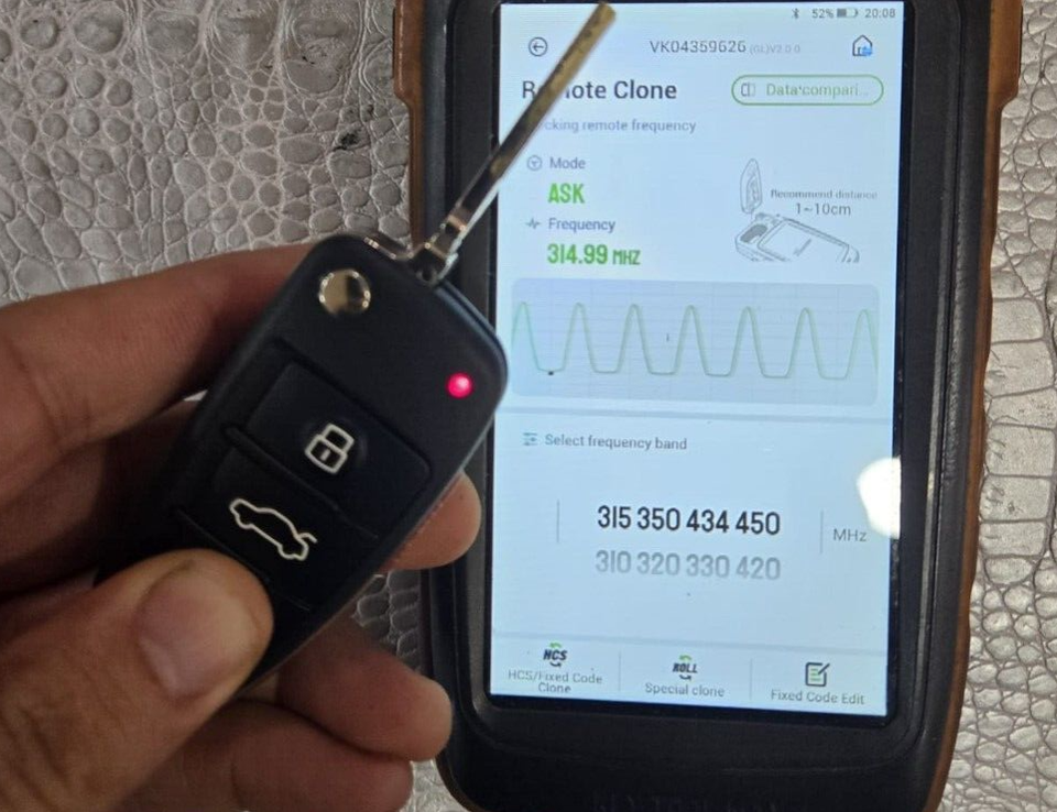 81A 837 220 J Audi Genuine OEM Remote Keyless Entry Flip Key FCC ID ...