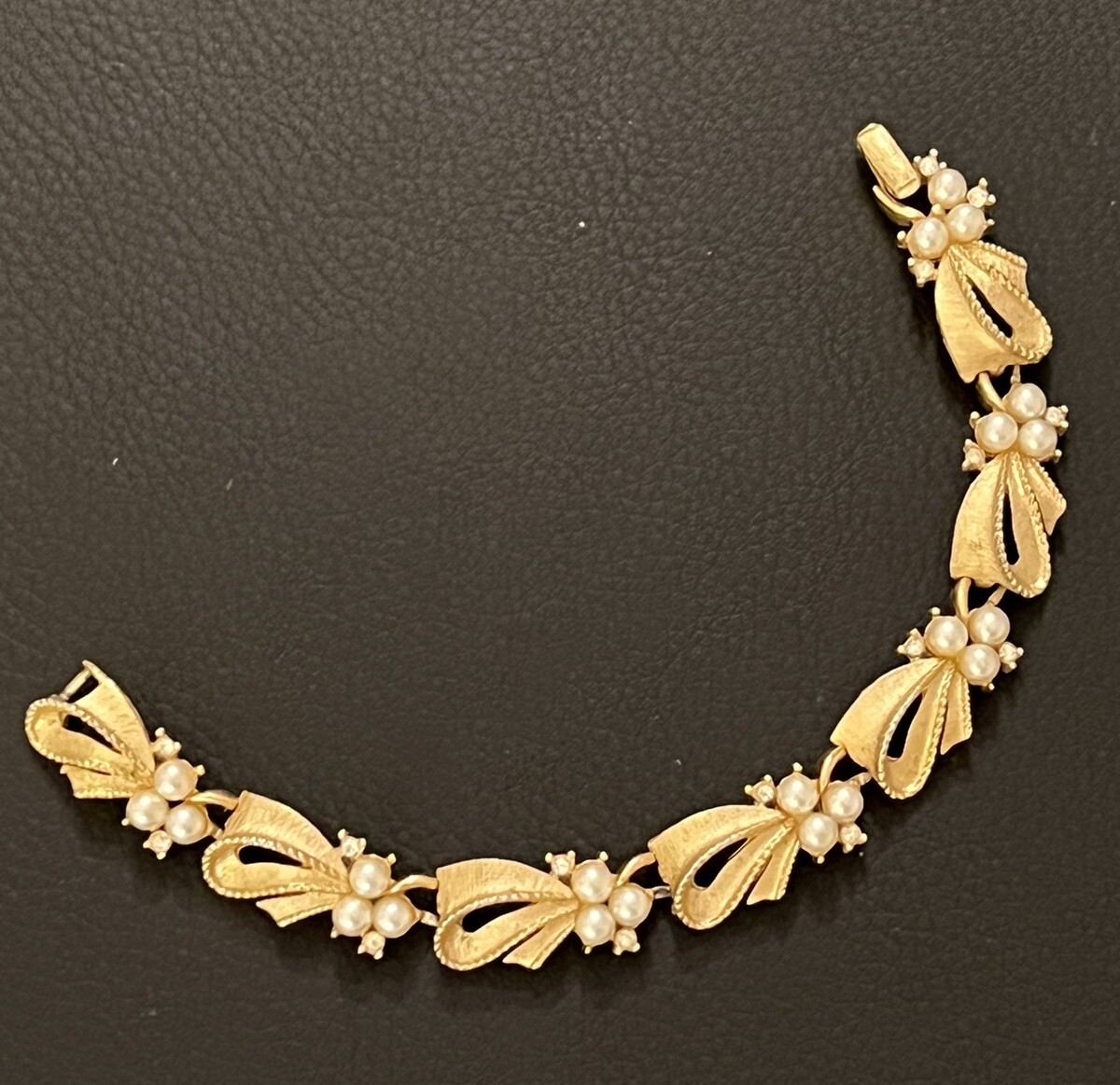 Vintage Crown Trifari Brushed Gold Ribbon Rhinestone … - Gem