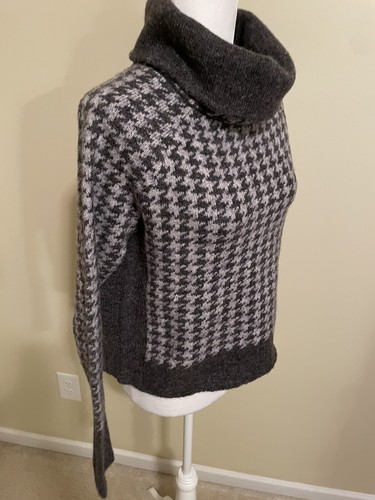 RD Style Conscious Women's Grey Turtleneck Sweater, Geometric Print ...