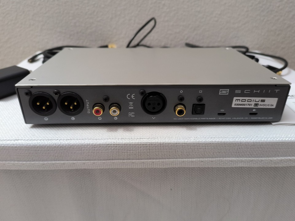Schiit Modius DAC - Silver, incl 3 cables USB power and all original ...