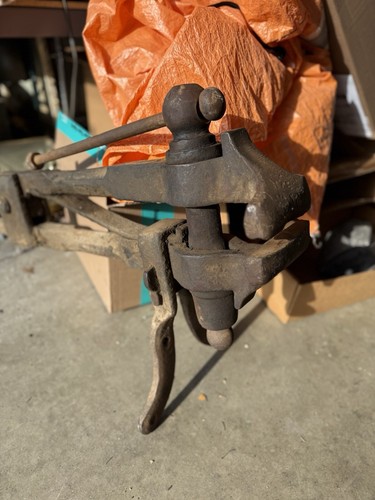 Vintage Blacksmith Post Leg Vise Tool Large And Very Heavy | eBay
