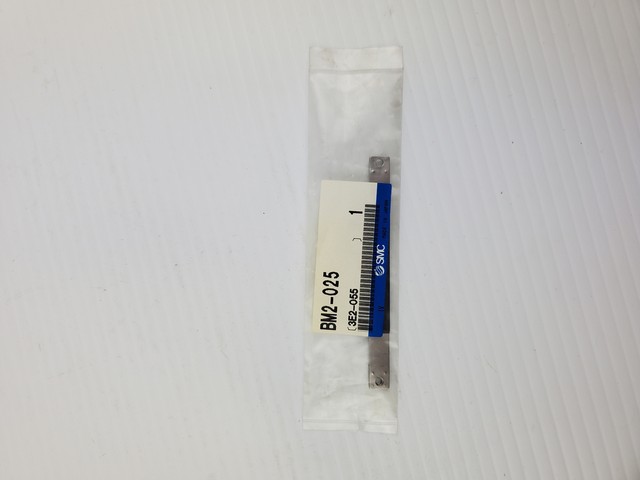 Bm2-025 SMC Auto Reed Switch Sensor Mounting Bracket BM2025 for sale ...