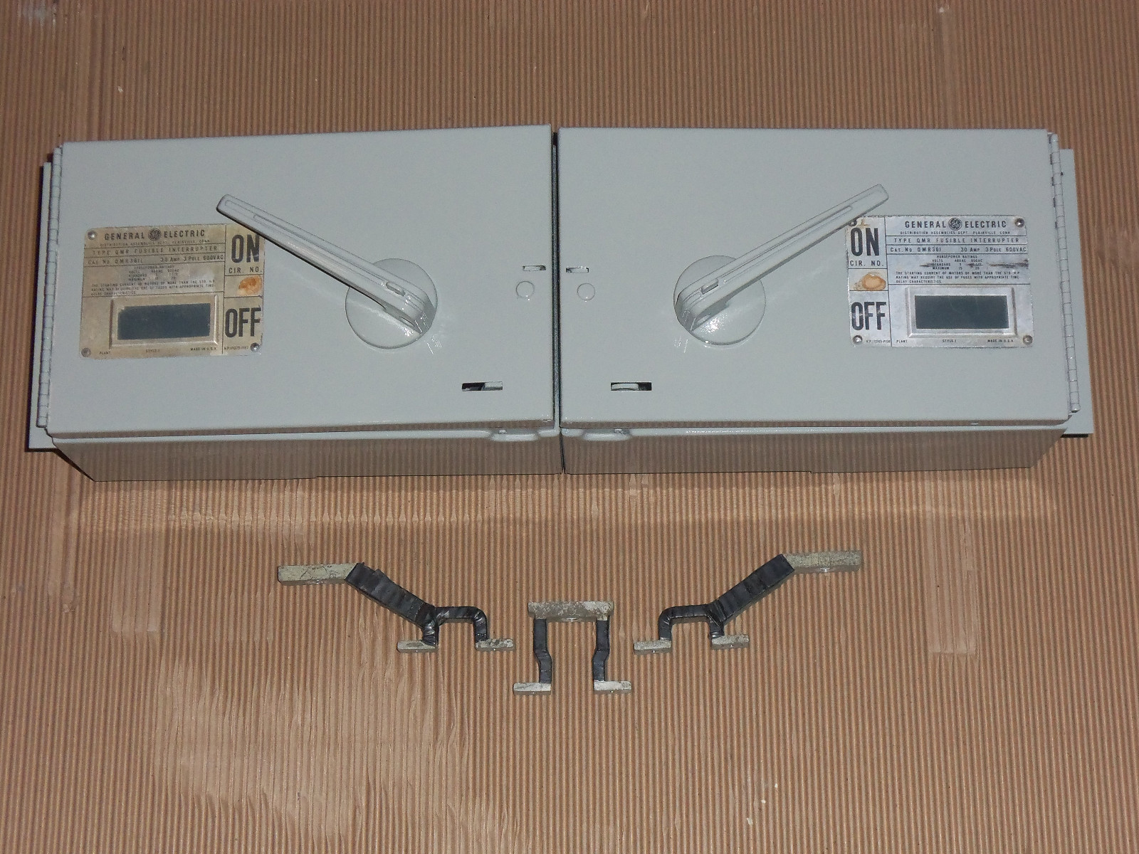 GE QMR QMR361 QMR361L 30 AMP 600V FUSED TWIN PANELBOARD SWITCH HARDWARE ...