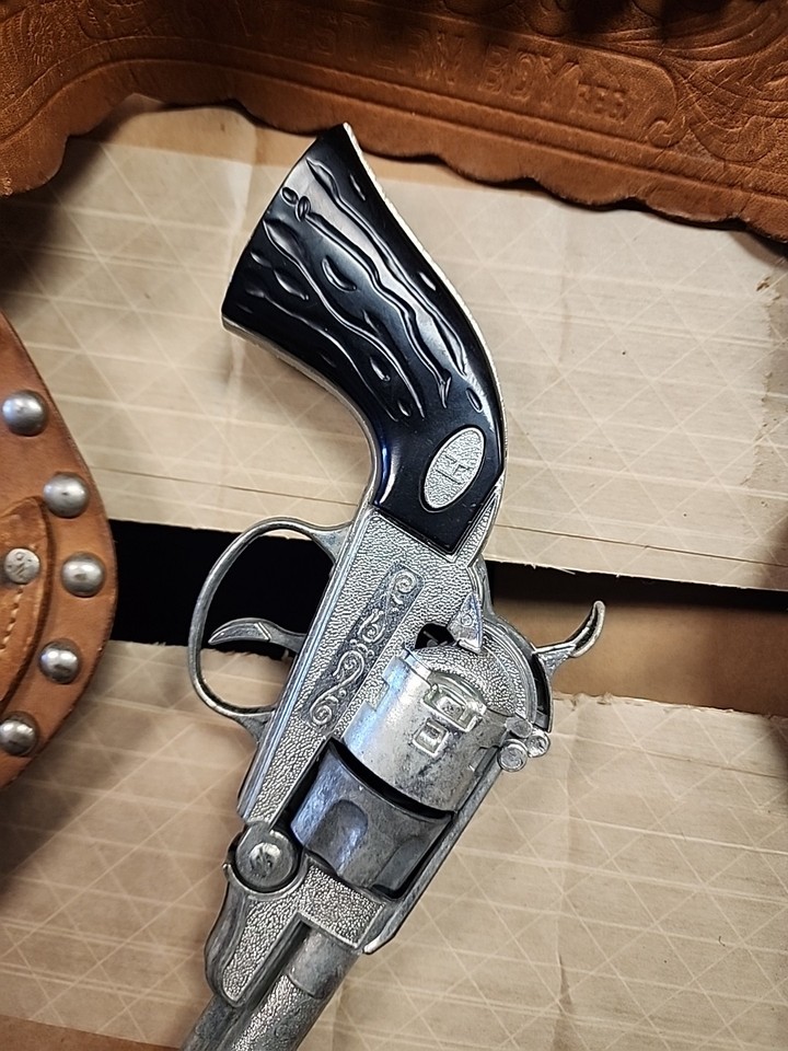 Pair 1960’s Hubley vintage toy cap guns with leather holster, Remington ...
