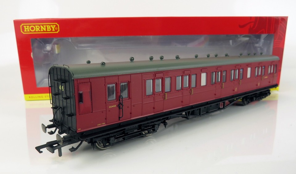 OO Gauge Hornby R4748A BR Ex LSWR Non Corridor Brake Composite Coach ...