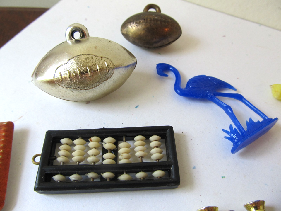 LOT 33 Vintage 1940s CRACKER JACKS PRIZES Toys Trinkets CHARMS | eBay