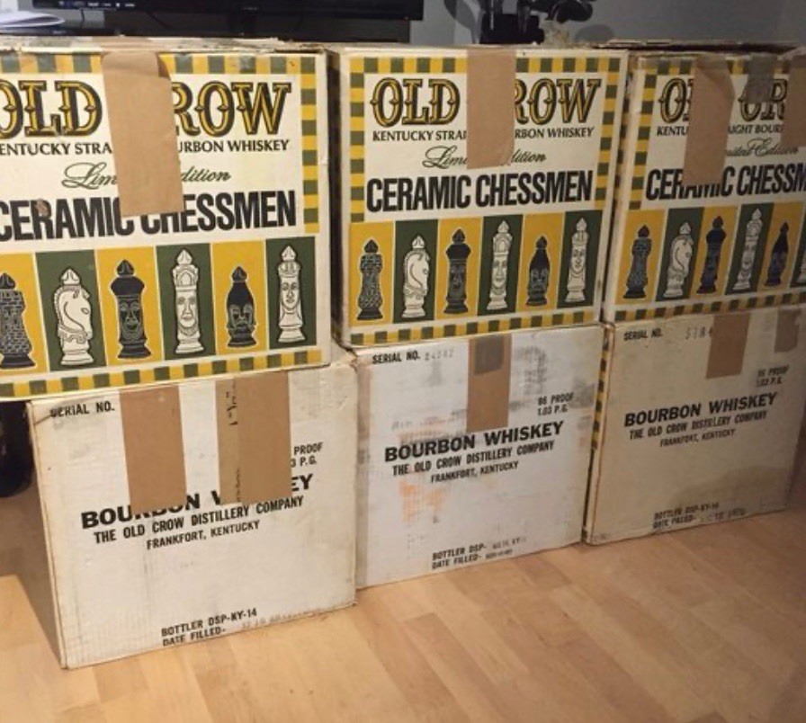 Old Crow Chessmen COMPLETE CHESS SET - 32 Ceramic Decanters in Original ...