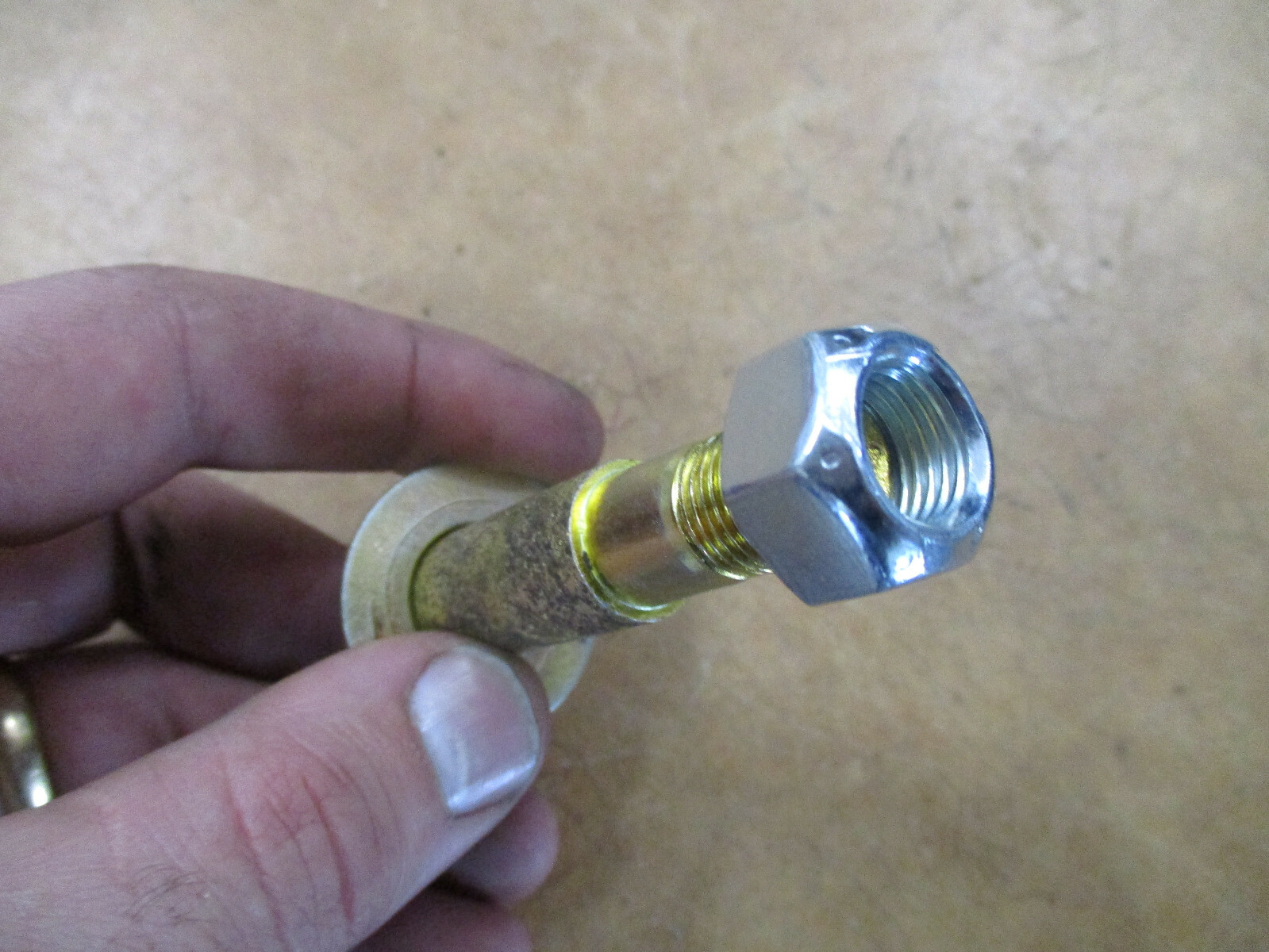 HOLDEN LOWER SHOCKER SHOCK BOLT HQ HJ HX HZ WB REAR DIFF SADDLE PLATE ...