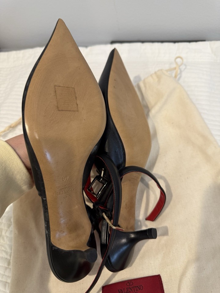 Valentino Black Leather Kitten Heels With Gold Chain Detail Size 40 ...