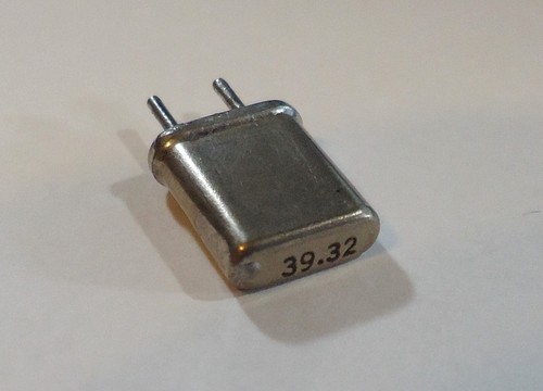 Scanner Crystal - 39.3200 MHz - 10.8 iF - .039 Pins - JK A135 - HC-25/U ...