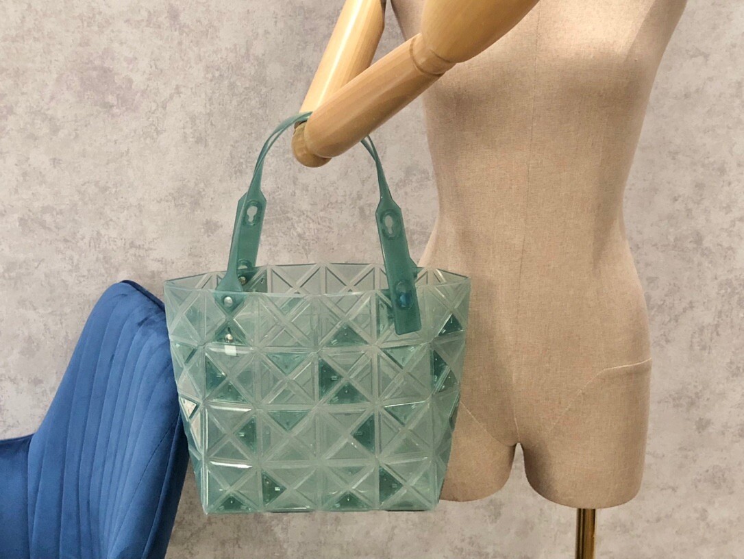 RARE SUPER LIMITED ISSEY MIYAKE BAOBAO DAZZLE CLEAR CRYSTAL RARE SUPER LIMITED ISSEY MIYAKE BAOBAO DAZZLE CLEAR CRYSTAL