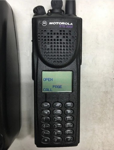 🏁Motorola XTS3000 III UHF 403-470 Mhz P25 digital radio w/ charger🏁 | eBay