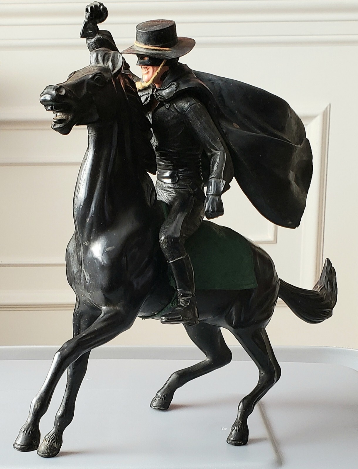 VINTAGE 1960'S WALT DISNEY ZORRO ACTION FIGURE W HORSE, HAT, CAPE HTF ...