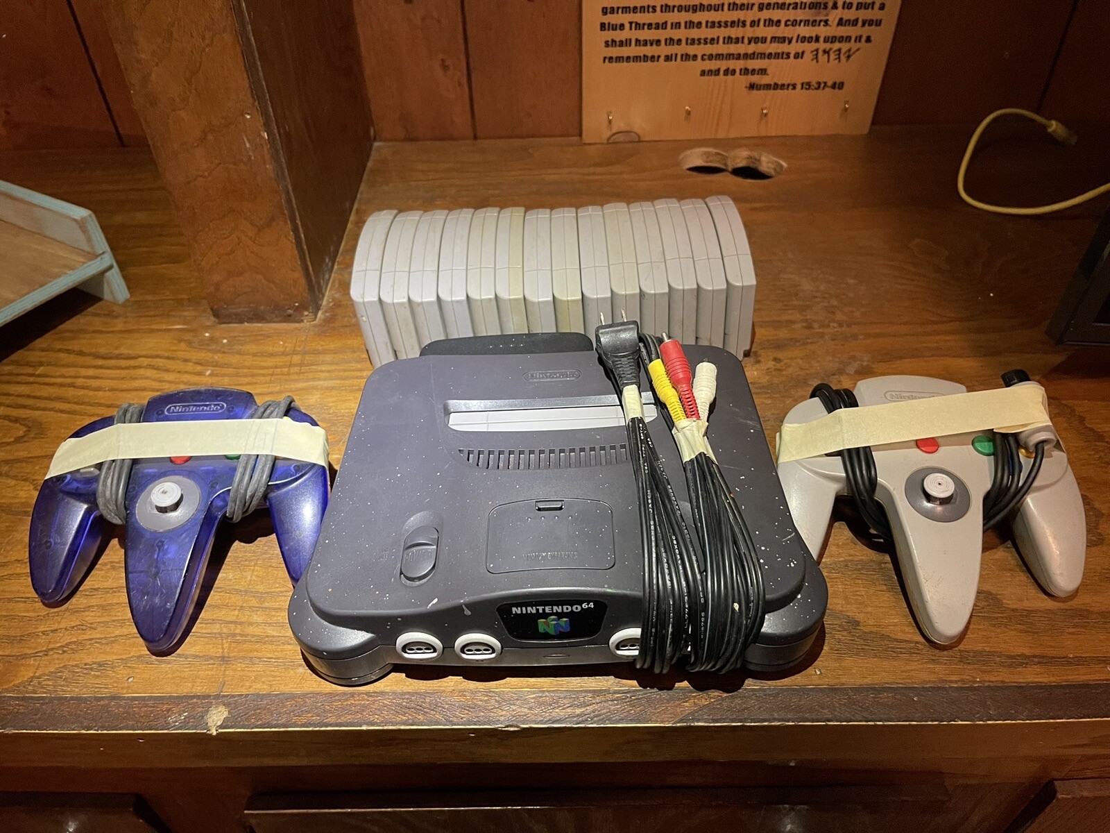 Nintendo 64 Game System Console. With 14 Games And Two Controllers ...