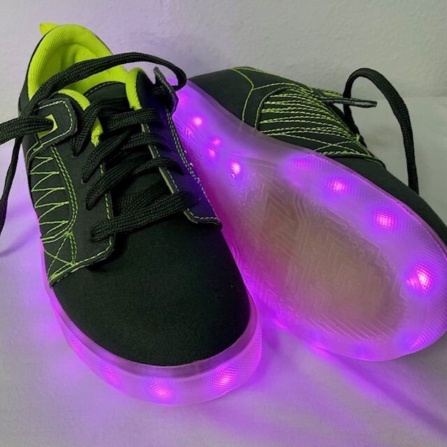 Flashing Lights Sneakers Big Kids 4 Good Condition Charcoal Gray with ...