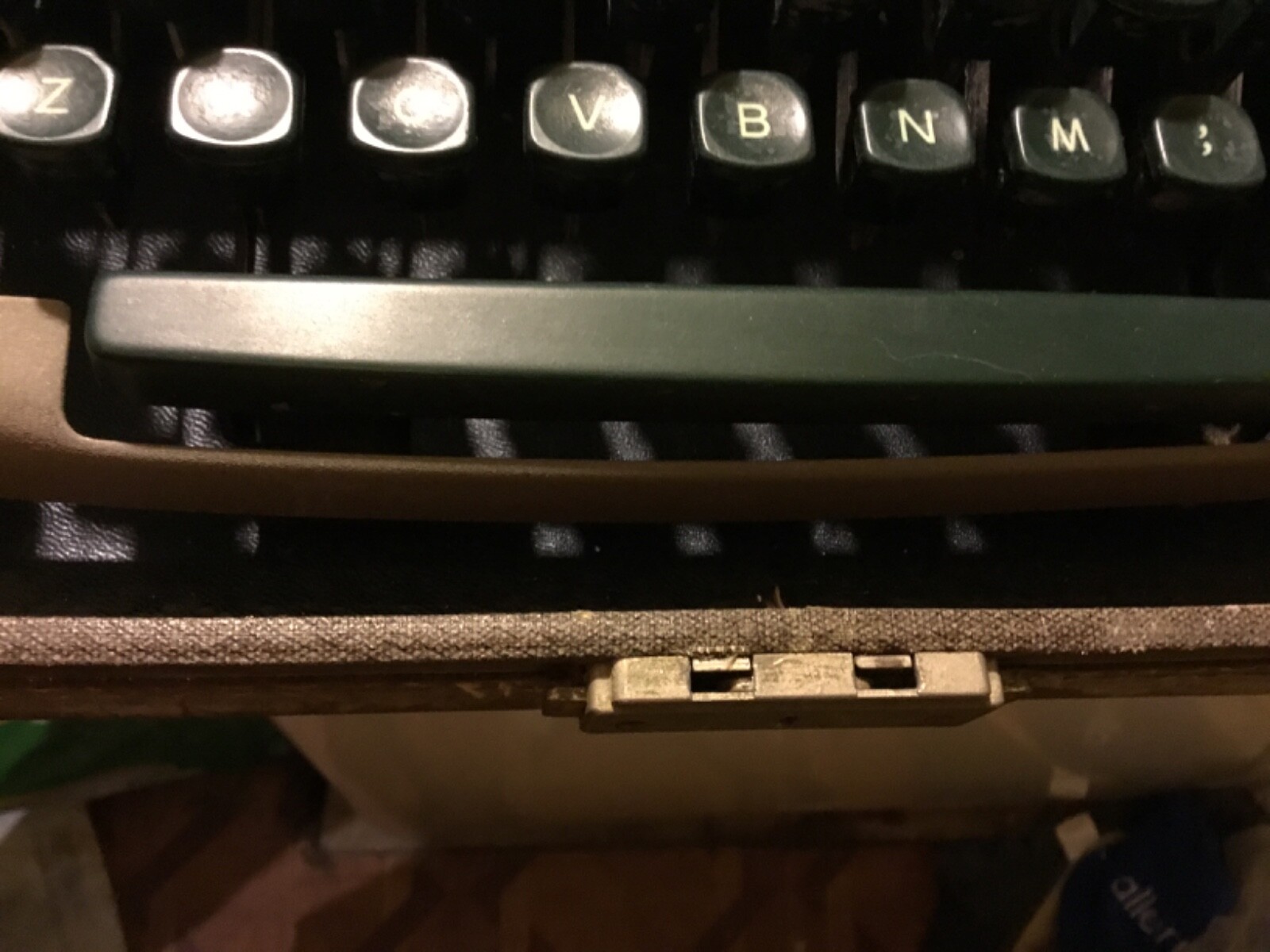 Vintage 1950's Remington Quiet-Riter Miracle Tab Typewriter W Case ...