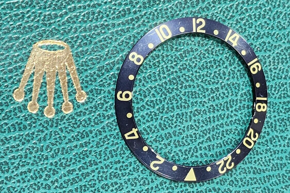 GENUINE ROLEX GMT MASTER Black & Gold BEZEL WATCH PART B315-16753-1-A1 ...