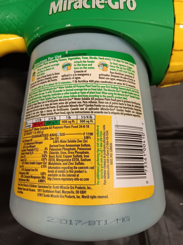 Miracle-Gro Sprayer Garden Feeder Includes Plant Food Mixer Hose ...