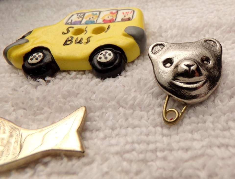 VTG DANFORTH PEWTER HORSE BOUTIQUE BUTTONS FIGURAL FROG BEAR BUS FISH ...