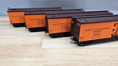 K-LINE Made By LIONEL PFE WOOD SIDE REEFERS 4 Car Set 3 Rail w/ Kadees ...