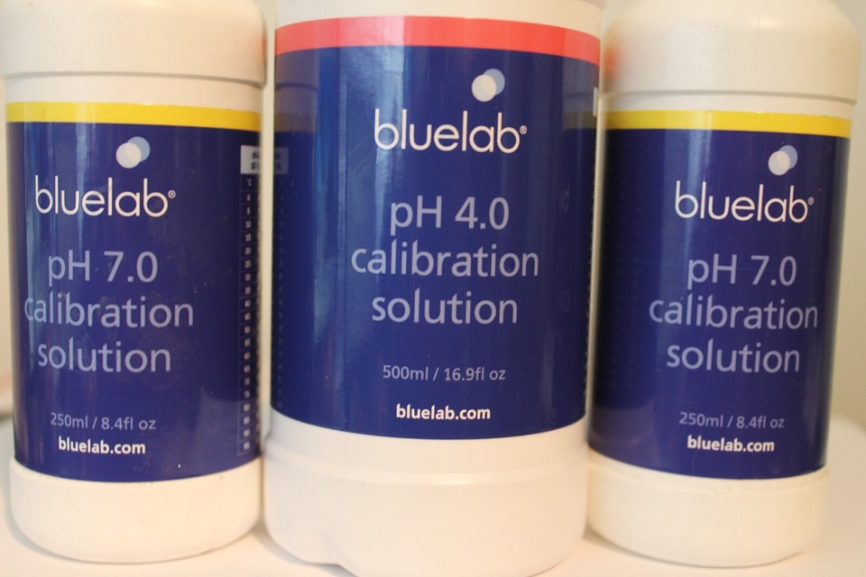 Bluelab pH Calibration Solution - 500 mL - Combo Pack of pH 4.0 & pH 7. ...