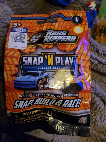 Unwanted Mystery Disney bitty pop/2pk Car snap n play/bundle of party ...