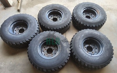 Discovery 1 & Defender Modular Steel Wheels With Mudstar Radial M/T ...