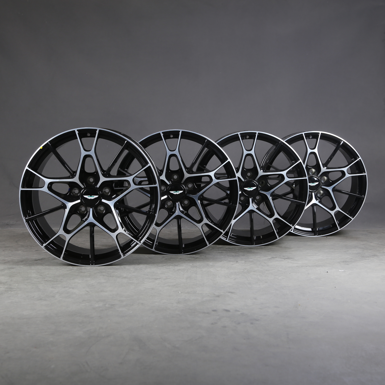 20 Inch Original Aston Martin Vantage AMR LY63-1007-BA LY63-9965G-BA ...