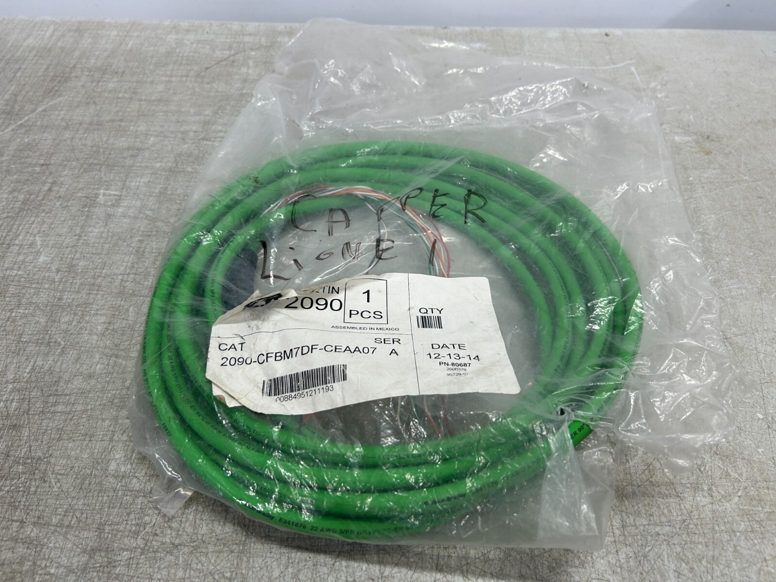 Allen-Bradley 2090-CFBM7DF-CEAA07 Motor Feedback Cable 7 Meters ...